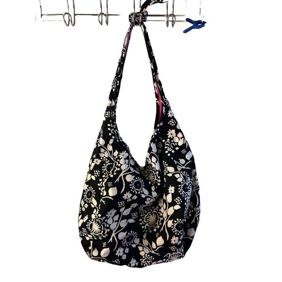 thirty-one | Bags | Thirtyone 3 Reversible Crossbody Black White And ...